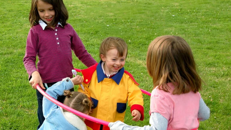 24 Partner Games for Kids of All Ages - OhMyClassroom.com